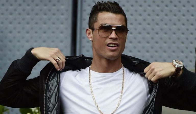 Cristiano Ronaldo - Reality About his Plastic Surgery!